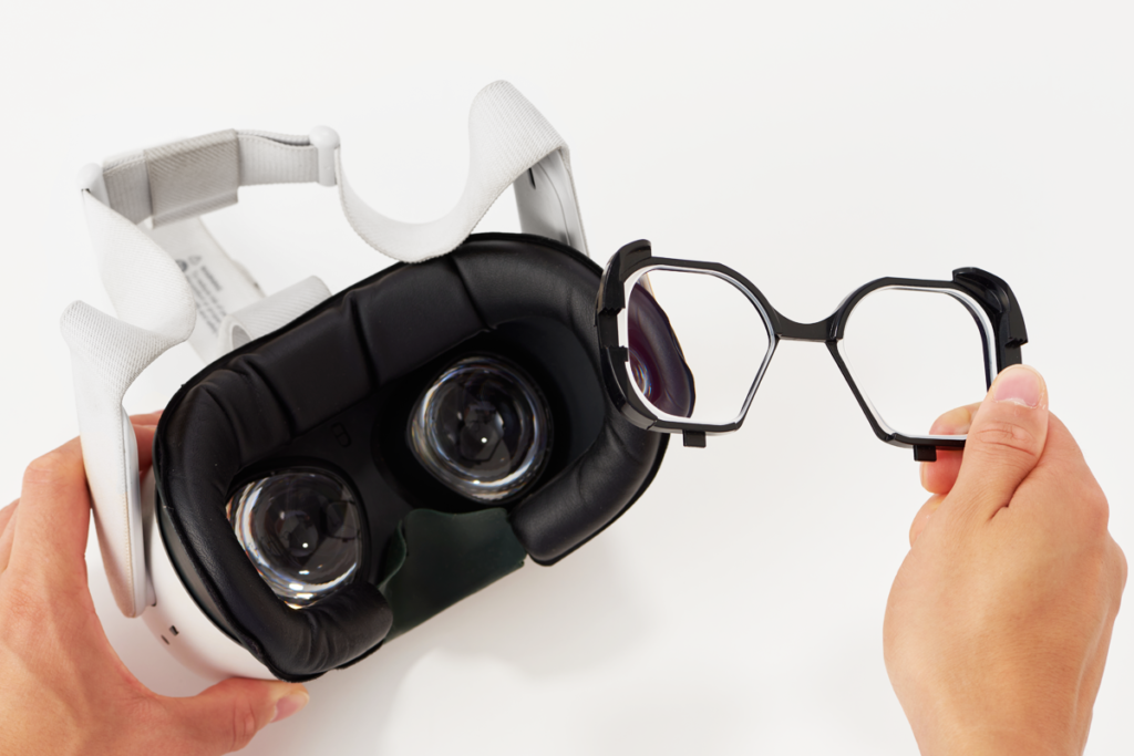 VR専用メガネ「VRsatile/ヴァーサタイル」Meta Quest2、PICO4 Ultra、PICO4、Valve Index対応セット | 株式会社diVRse/ダイバース